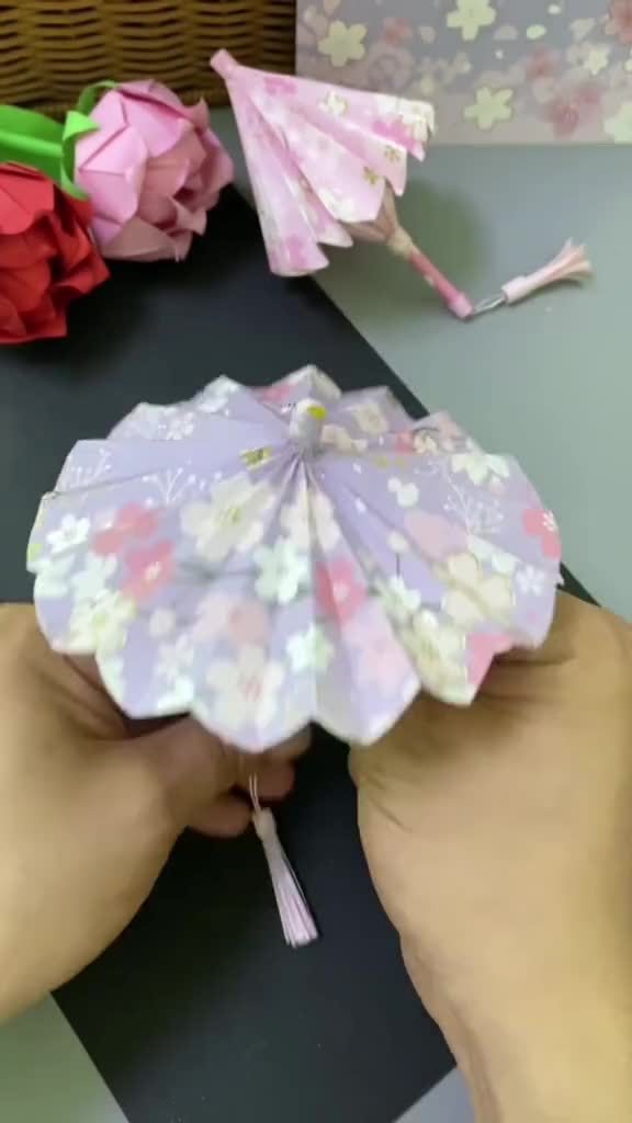 简单漂亮的折纸伞,还可以伸缩开合,一起来折吧