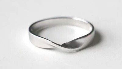 莫比乌斯环手工制作教程。