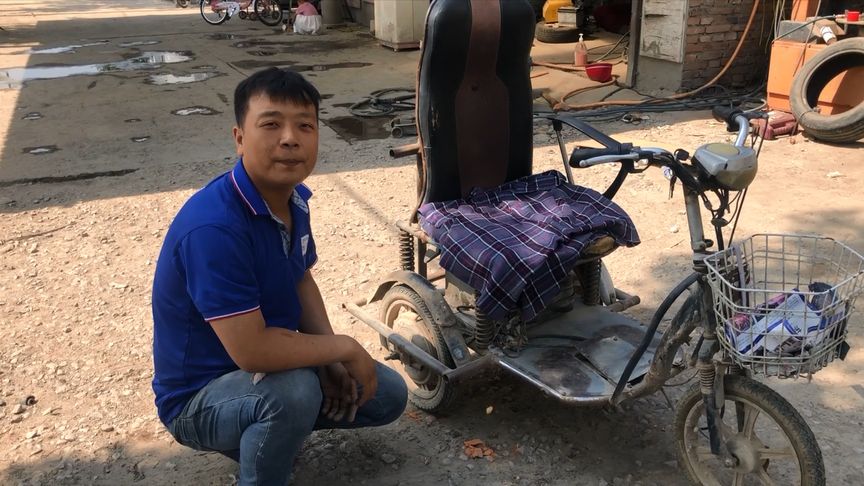 小伙真有想法,竟把废弃1年的两轮电动车改造成三轮,造型太惊艳