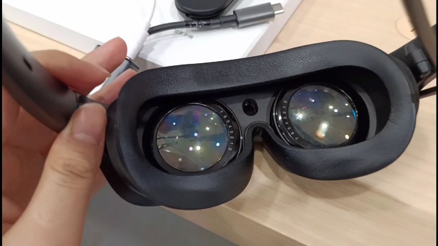 华为VR虚拟现实眼镜,近视的人也可以带,近视200度在体验店试玩