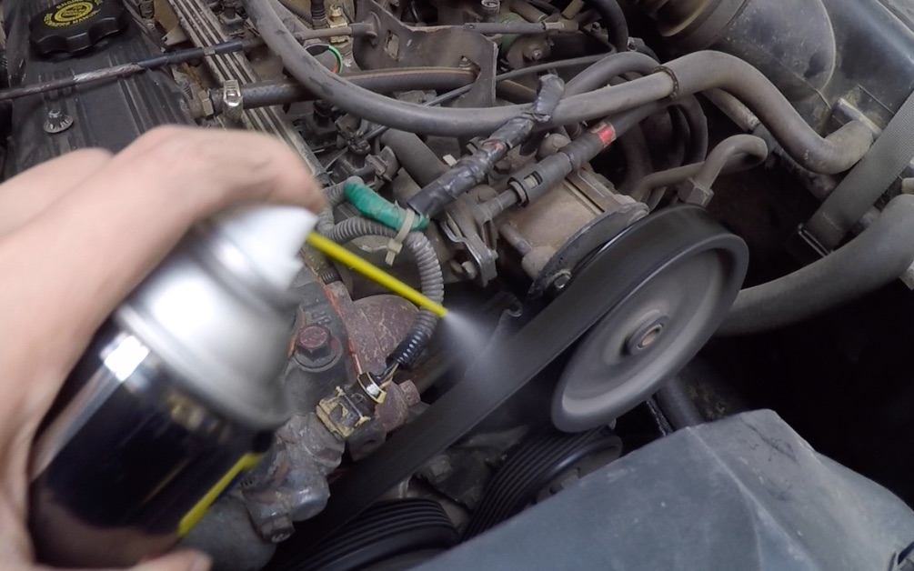 【撸车问道】发动机皮带吱吱响?师兄演示如何快速消除异响,新手学会...