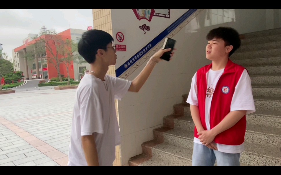 在校的同学们要遵守学校的规章制度哦～