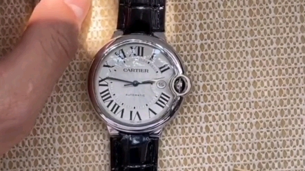 很多人不会使用卡地亚蓝气球的表扣,今天专门出一期视频教教大家...