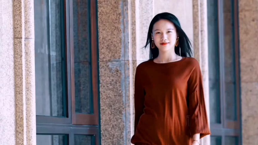 #气质穿搭 新款速递[哇]迪莱精纺羊绒打底衫最懂女人味的设计