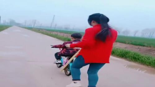 儿子要学自行车,想到这个办法,半小时就学会了