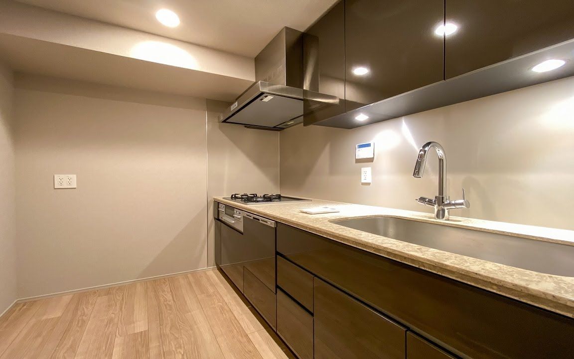 日本房产介绍,豪华厨房的公寓,配备全套设施也很吸引人