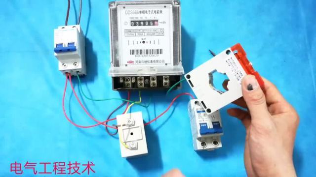 今天才知道,电表加互感器,接线比我想象中.