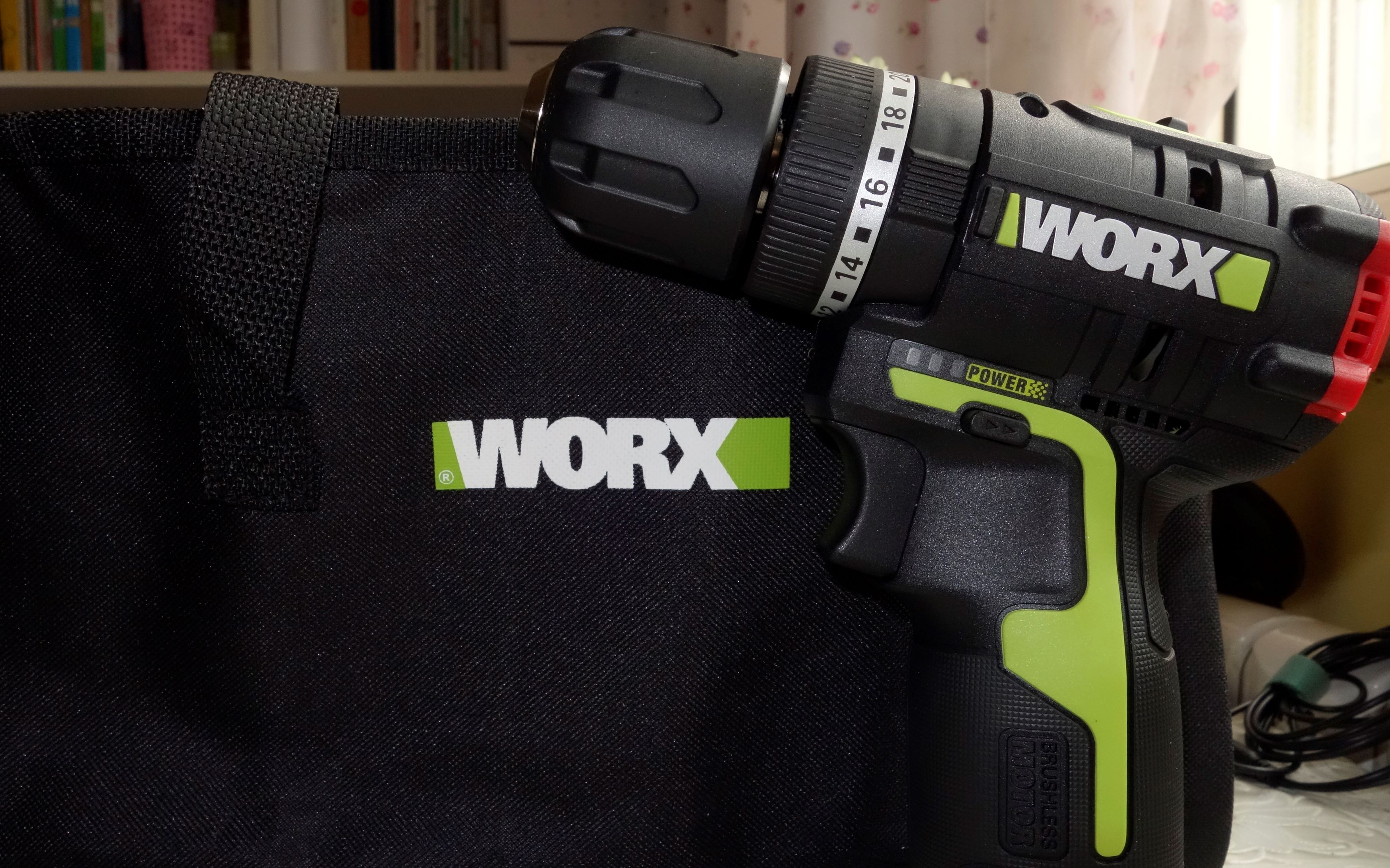 WU131.1开箱一款小巧的锂电冲击钻