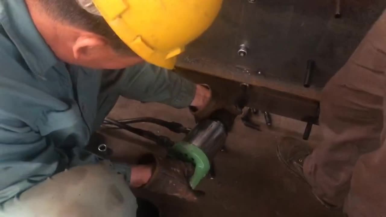 震动筛风机铆钉机 振动筛拉铆枪 冷挤压铆接器 新款环槽铆钉机