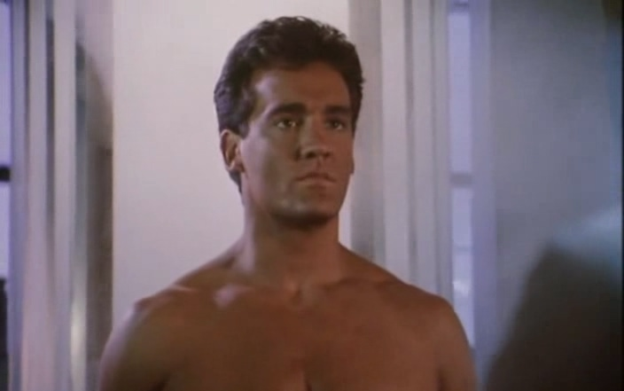 搬运:蓝闪电的诞生:1990《闪电侠the flash》片段