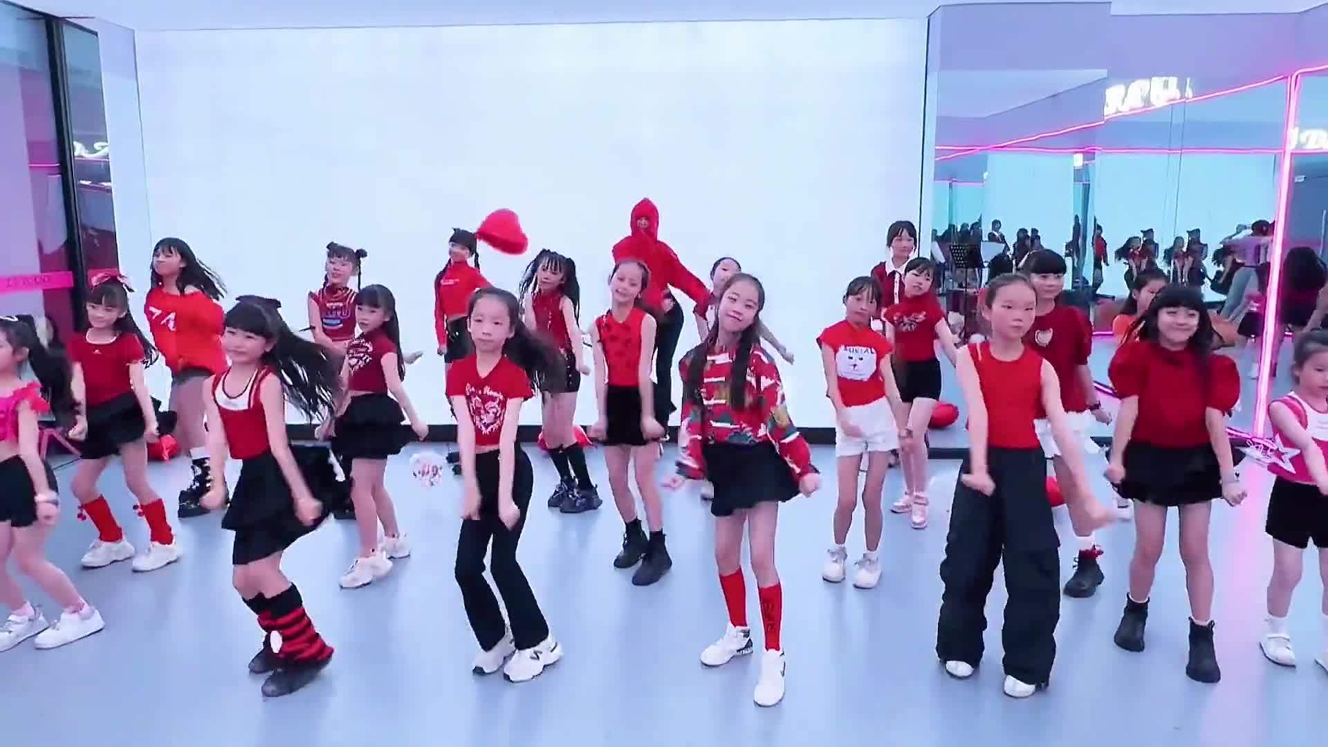 c哩c哩舞又回来了! #潮流舞蹈地图 #一学就会系列 #c哩c哩舞 #魔性...