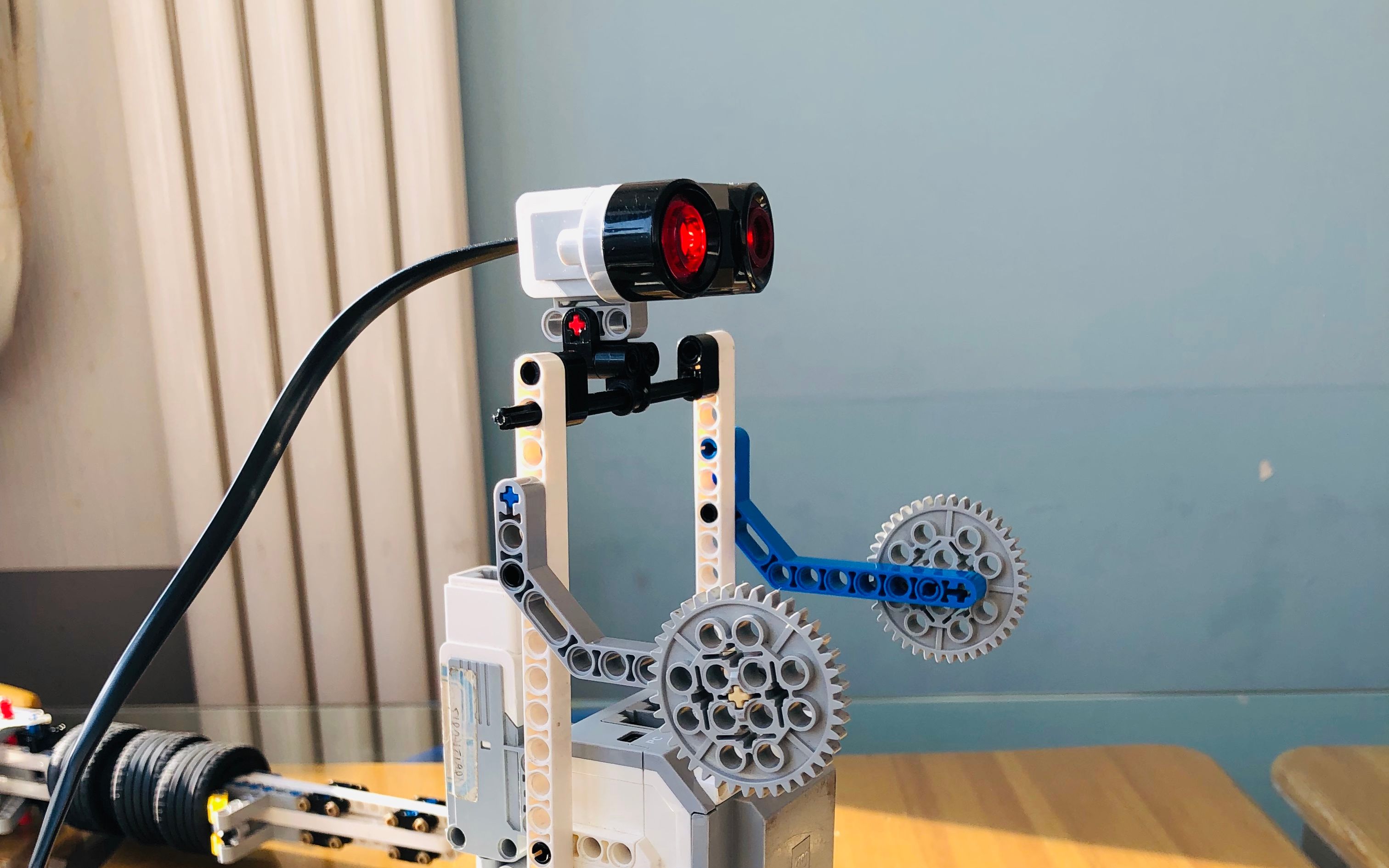 乐高EV3课程变形机器人,可关注工号,LEGO创意图纸,比较详细的图片