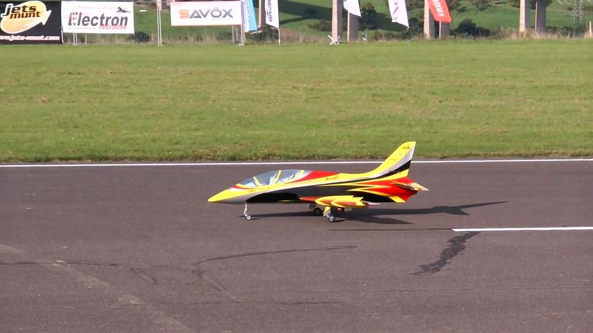 涡喷航模垂直吊机特技飞行表演