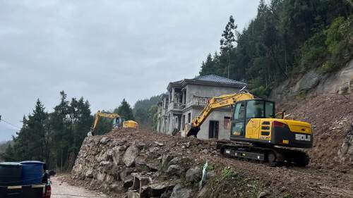 加紧推进新农村建设!