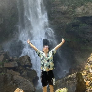 九块腹肌黄师傅 