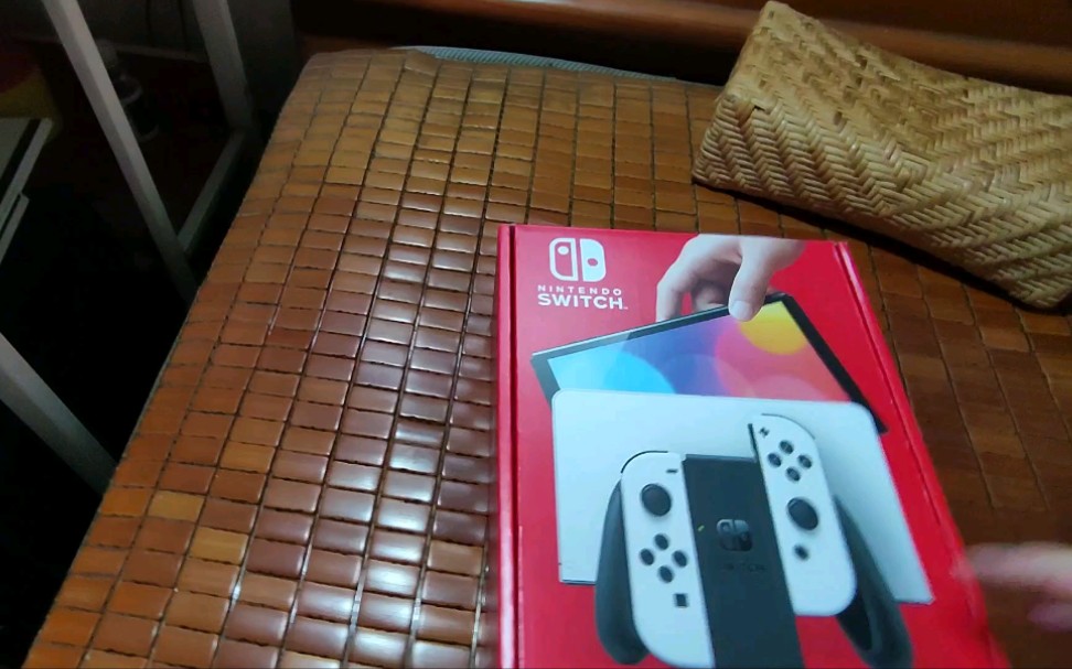老暮雨开箱系列,任天堂SWITCH OLED日版的开箱与体验!