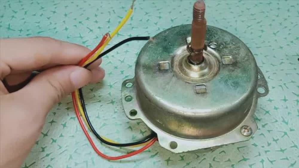 单相电机正反转怎么接线?老电工:一层窗户纸而已,一点就透