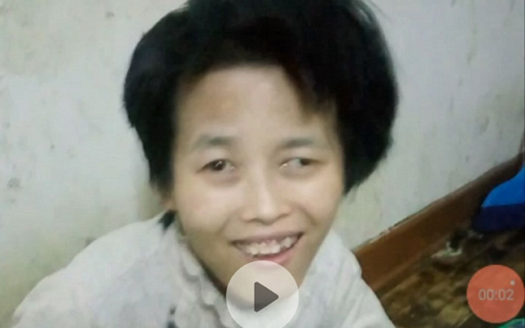 女友精神分裂8年,现在疫情,生活愈加困难,希望能有好心人投币和多多...