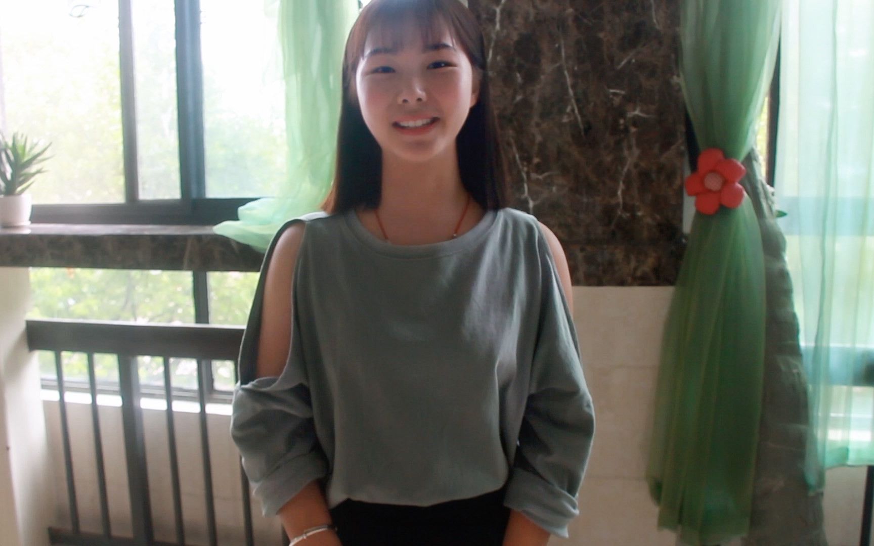 这个魔术叫OOXX!很污!把美女吓一跳