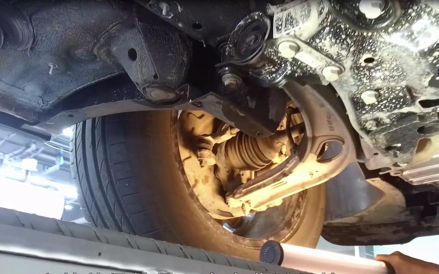 专家点评大众途昂底盘,称四驱结构较弱