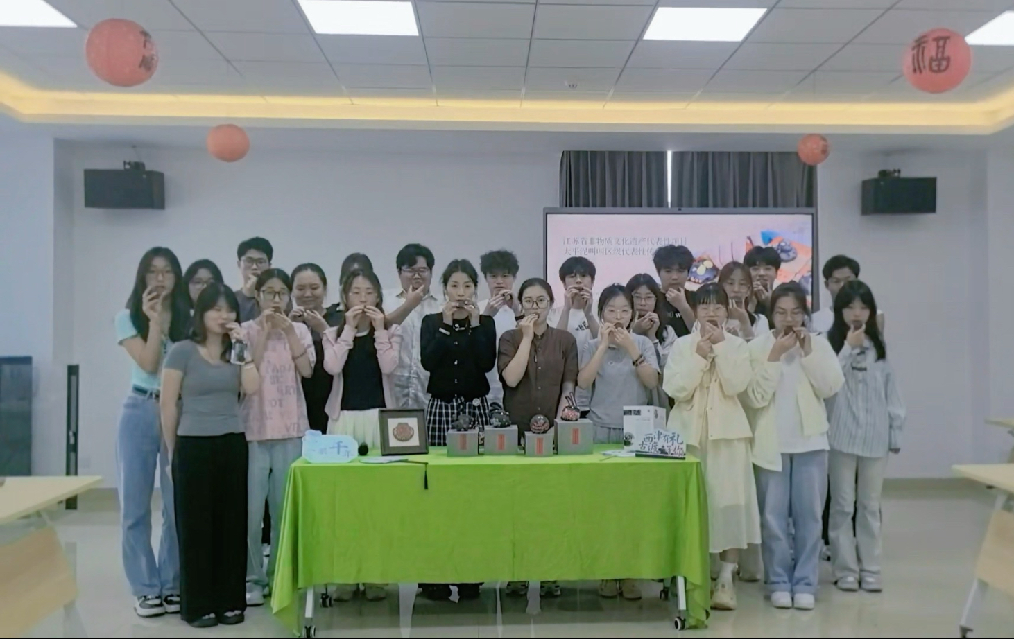 正则·文化之旅 | “指尖上的非遗”开启“文化进校园”新篇章