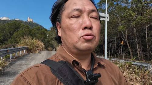 上山途中休息顺道拍个视频,给大家介绍一下此处的风光