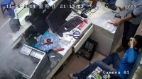 电源爆炸视频