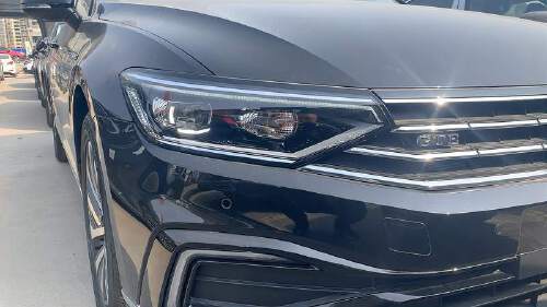 17万拿下绿牌迈腾GTE!配置超燃油版 油电两用真香