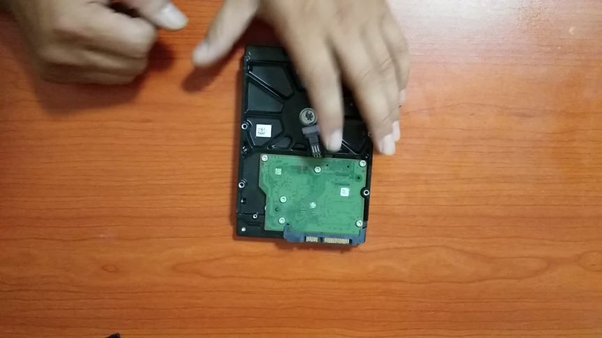 硬盘有时不识别有时速度慢还有异响数据还能找回来吗看看大工技术