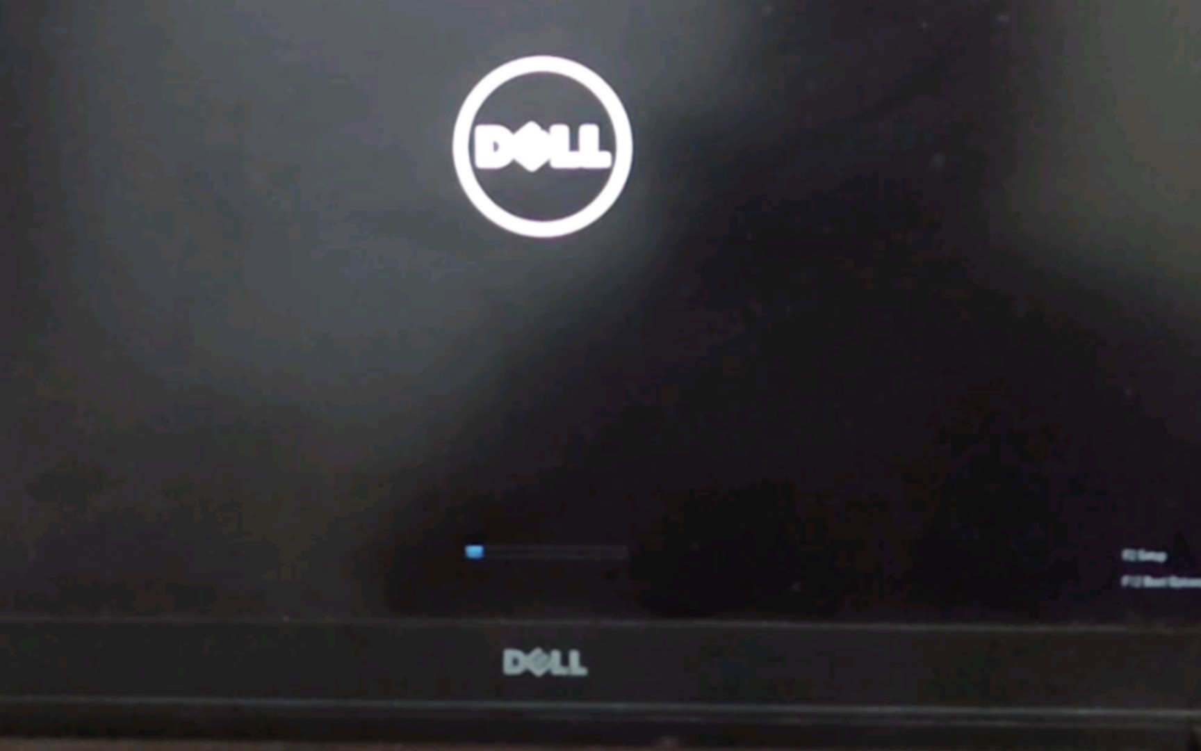 原本打算修复UEFI引导,不但没修好还让电脑无法开机