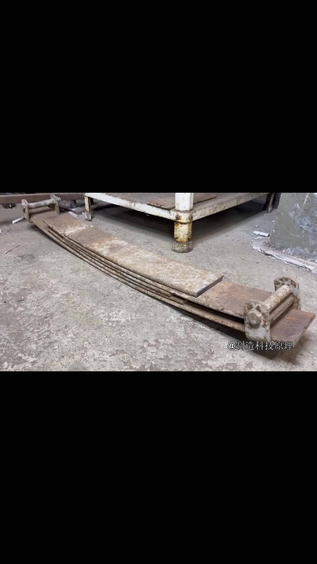 用就材料打造一把博伊刀