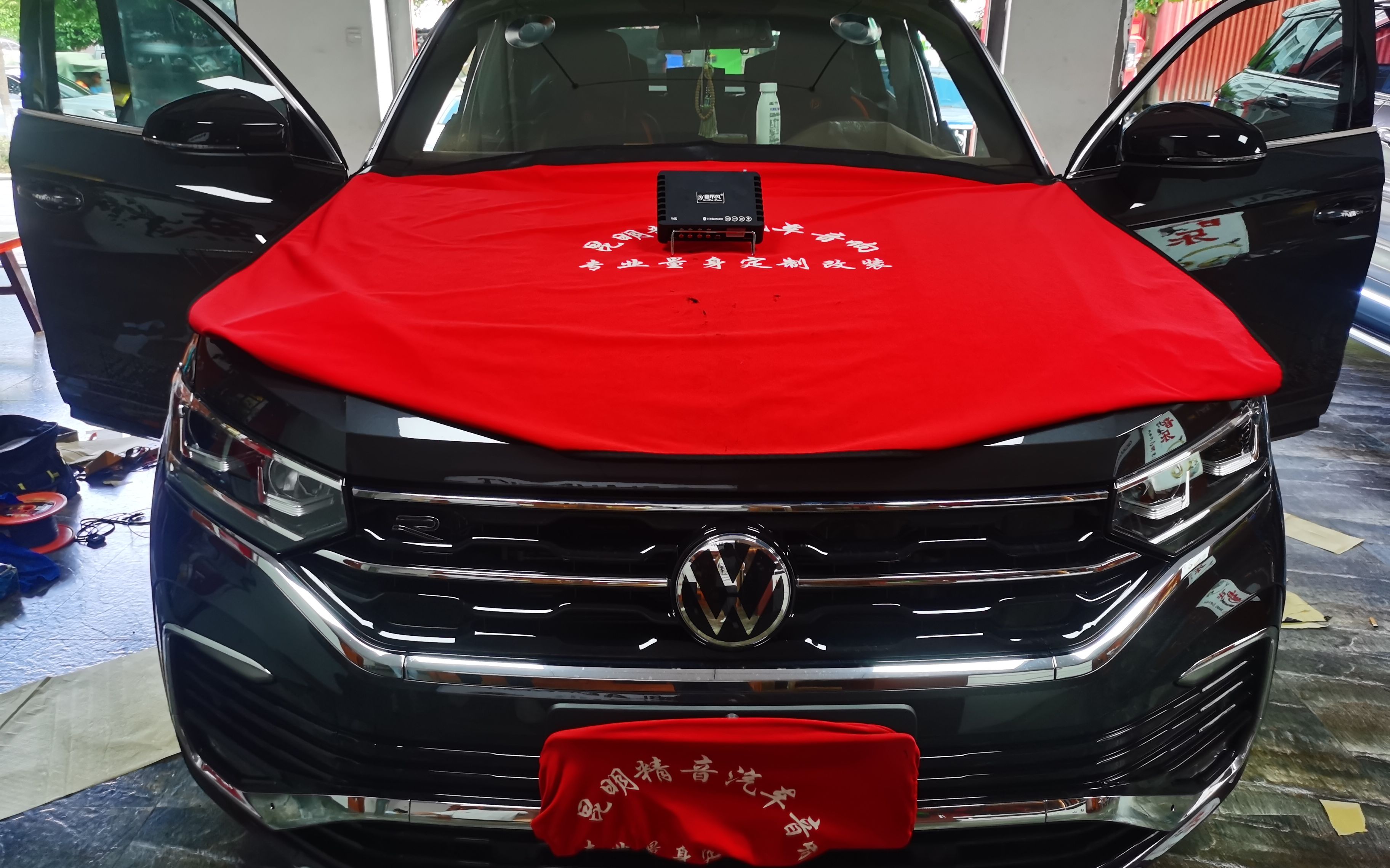 大众途锐音响无损升级 昆明汽车音响改装 汽车音响调音师 DSP汽车...