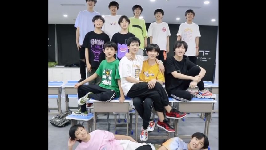 TF家族3代帮助2代师兄宣传歌曲!