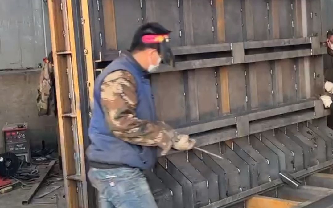 公路挡土墙模具挡土板模具简单介绍
