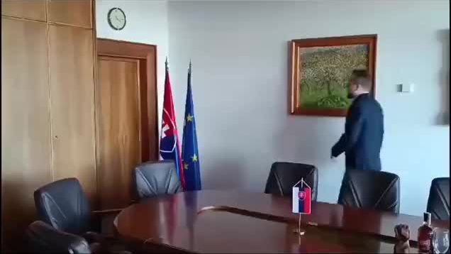 微博 微博 寰亚看世界 微博 海外资讯博主 关注 10|粉丝 35万