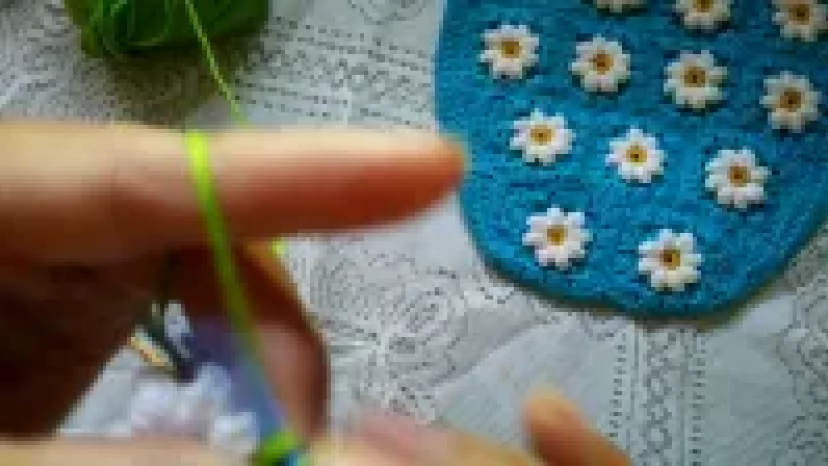 手飞扬毛线编织。电瓶车座套的钩法。