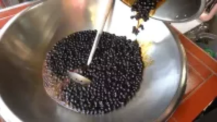 台湾手工制作的黑珍珠奶茶，喝完一杯还要一杯，美味至极