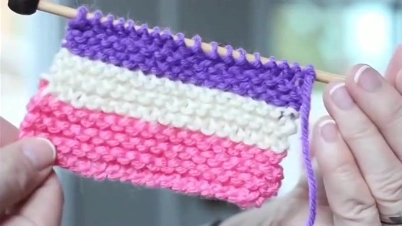 织围巾视频 教你们一种简单的围巾织法