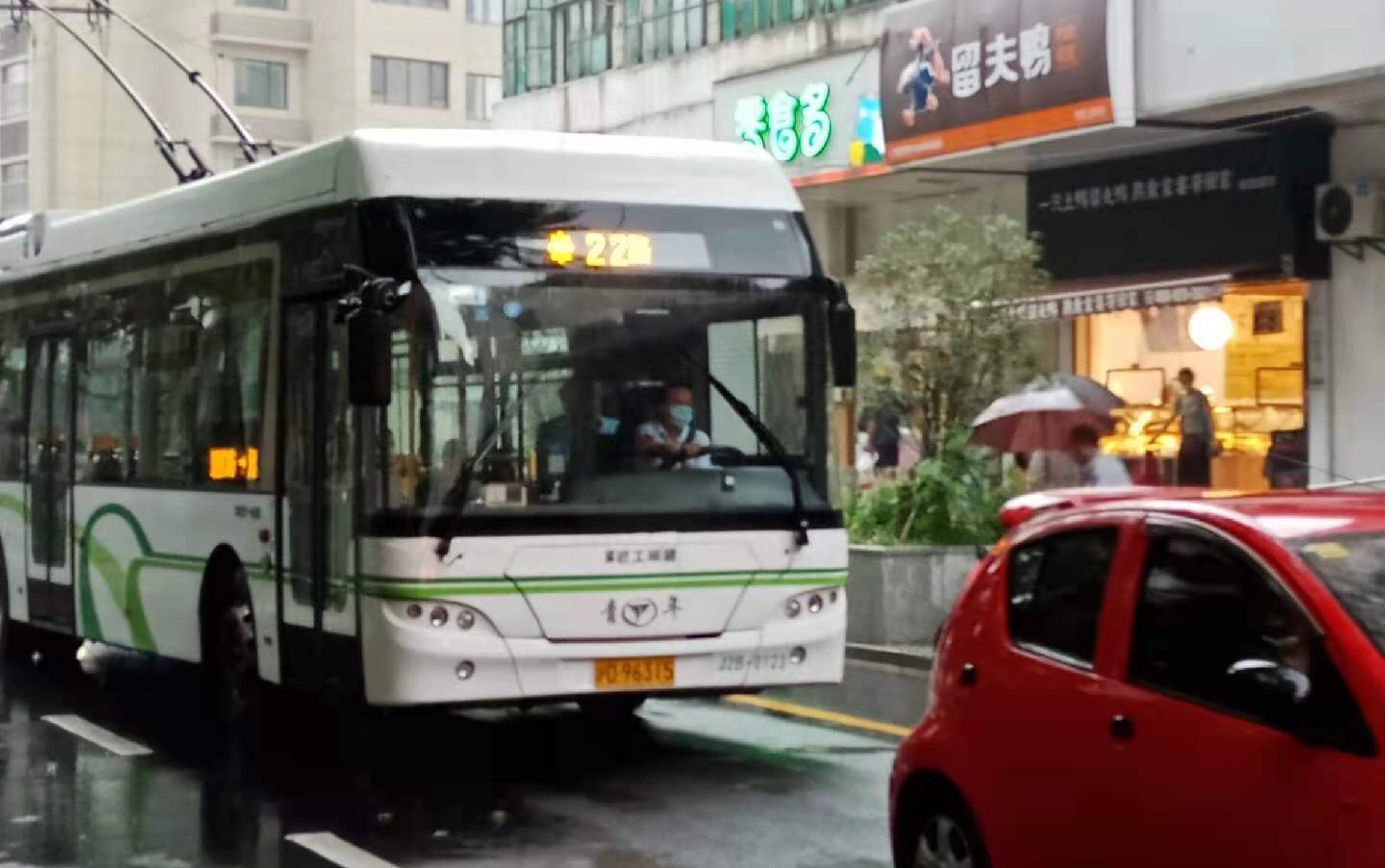 【上海公交】再见了,陪伴了车迷们8年的青年无轨电车,电尼我们后会有...