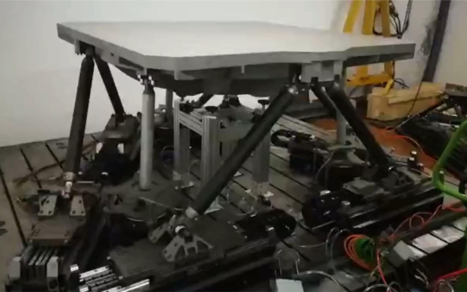 【土木国家重点实验室】Mini振动台