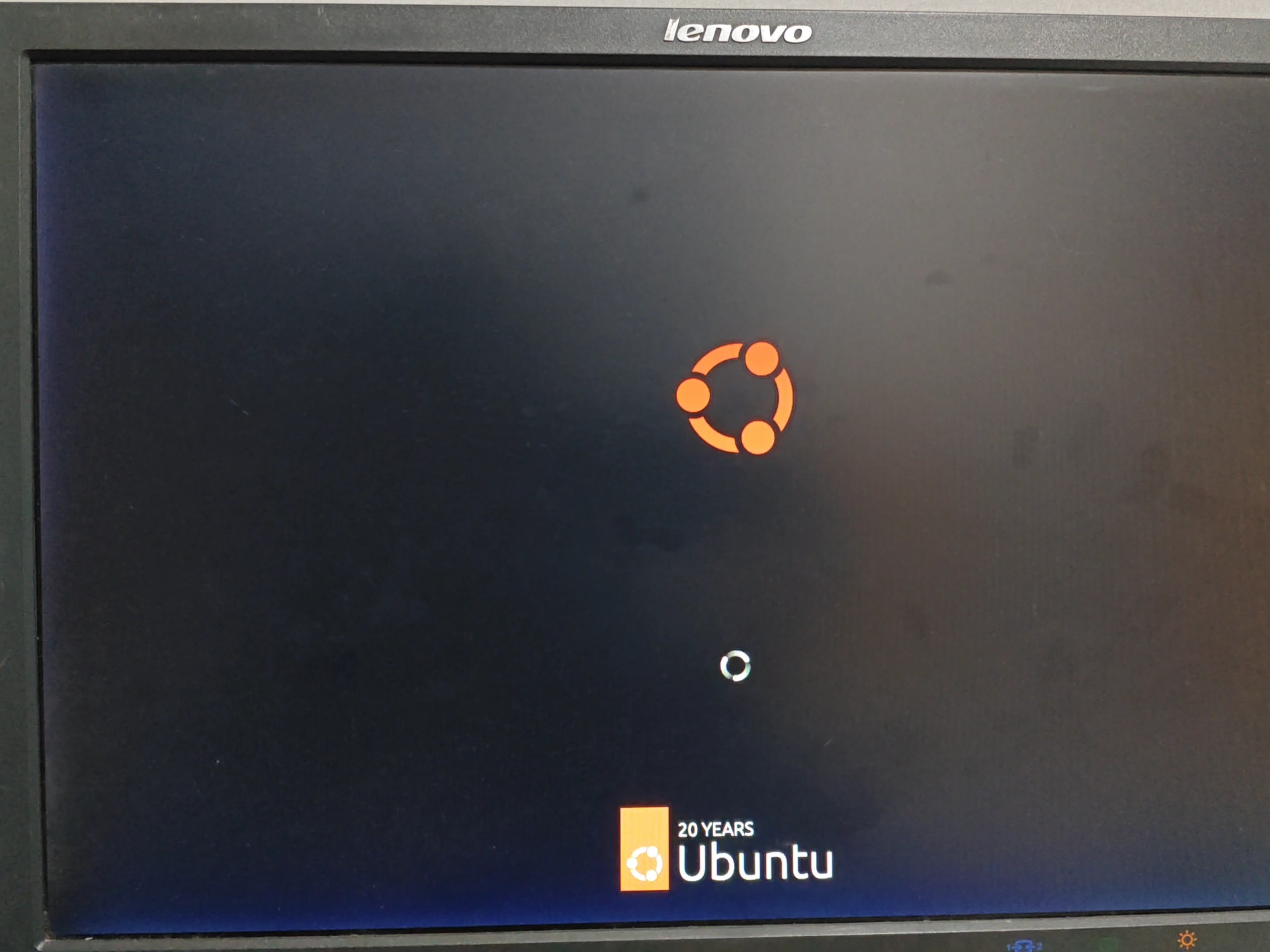 775平台老实体机安装Ubuntu24.10