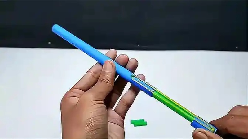 用纸和皮筋制作发射器,好玩不伤人