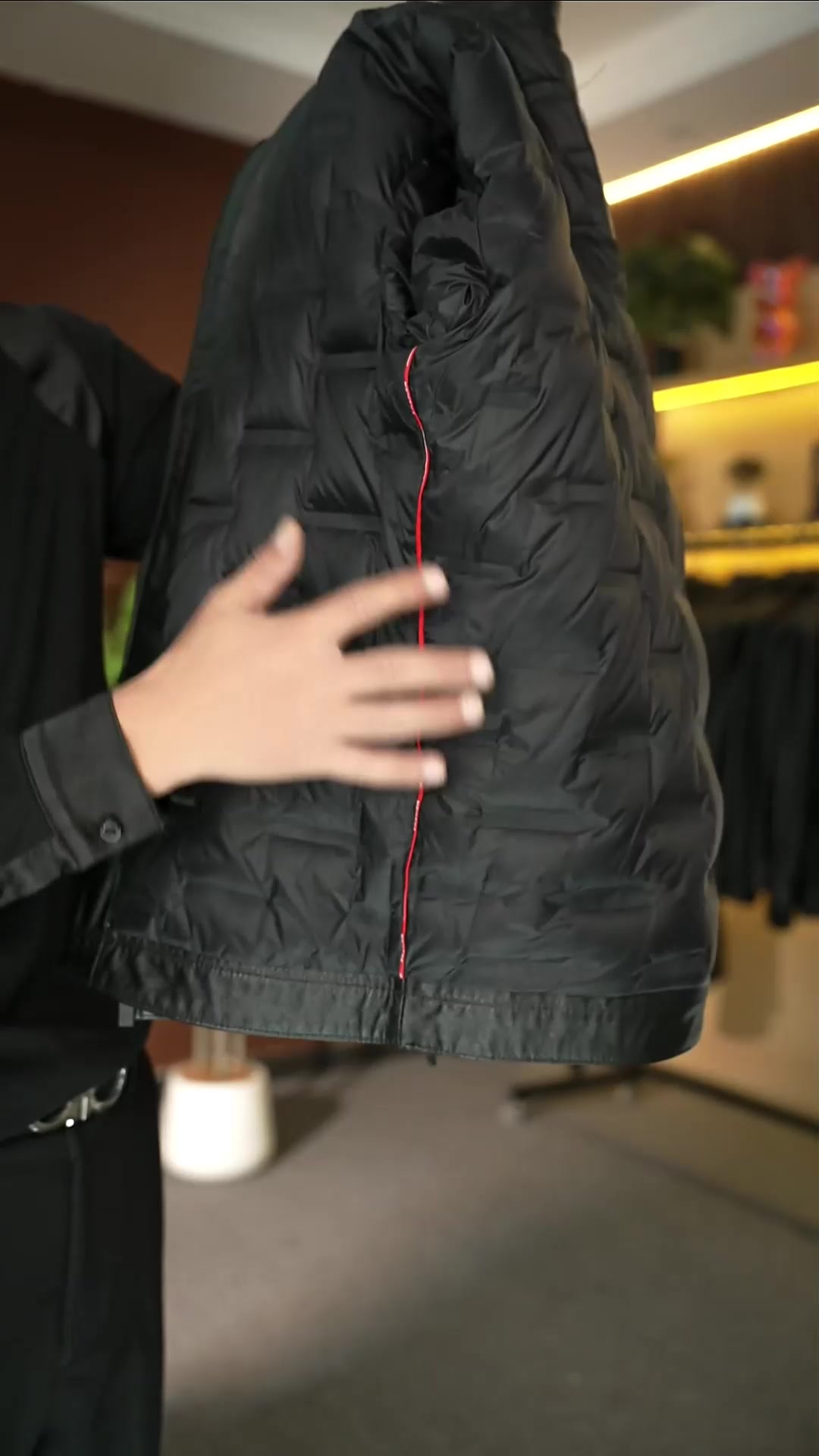 冬天再也不怕冷!这款商务皮衣自带暖气,还不怕退换难题 冬天必备!这款...