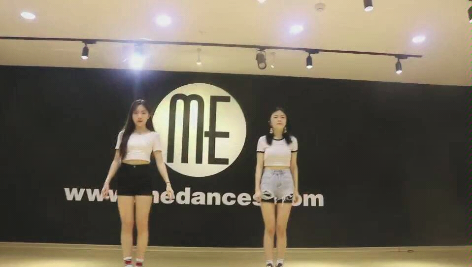 创造101主题曲翻跳 适合女生的舞蹈 简单易学 零基础入门 #年会舞蹈