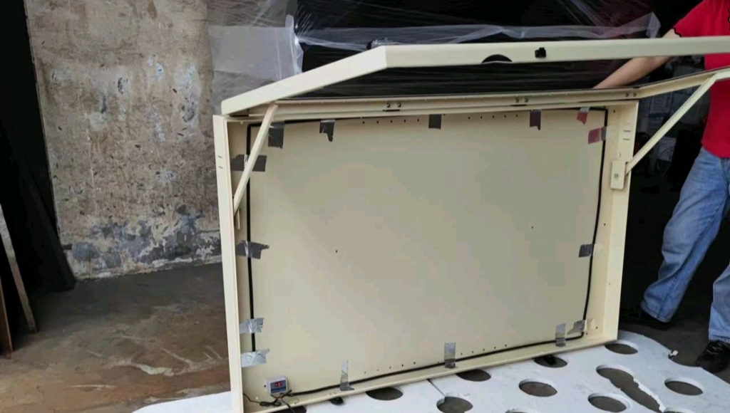 铁板做的电视壳谁见过?防弹?防冲击波。商用型(大力户外电视保护...