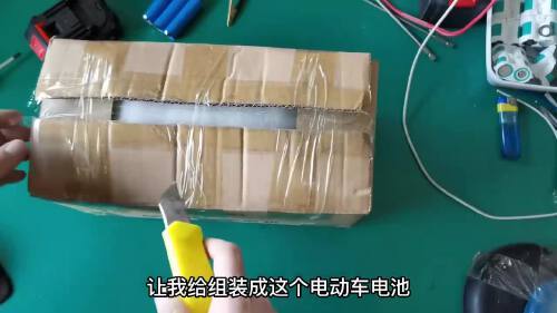 17块废旧锂电池大改造!60伏电动车电池实测,电芯质量出乎意料!
