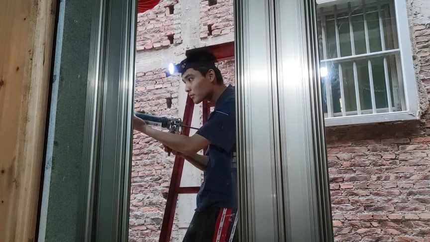 网友说福建人真奇怪,大门为什么要加一个玻璃门,你知道为什么吗