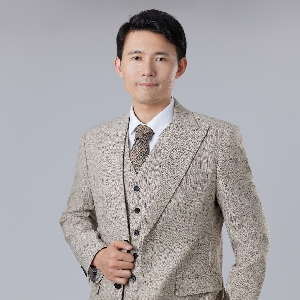 爱运动的阎老师 