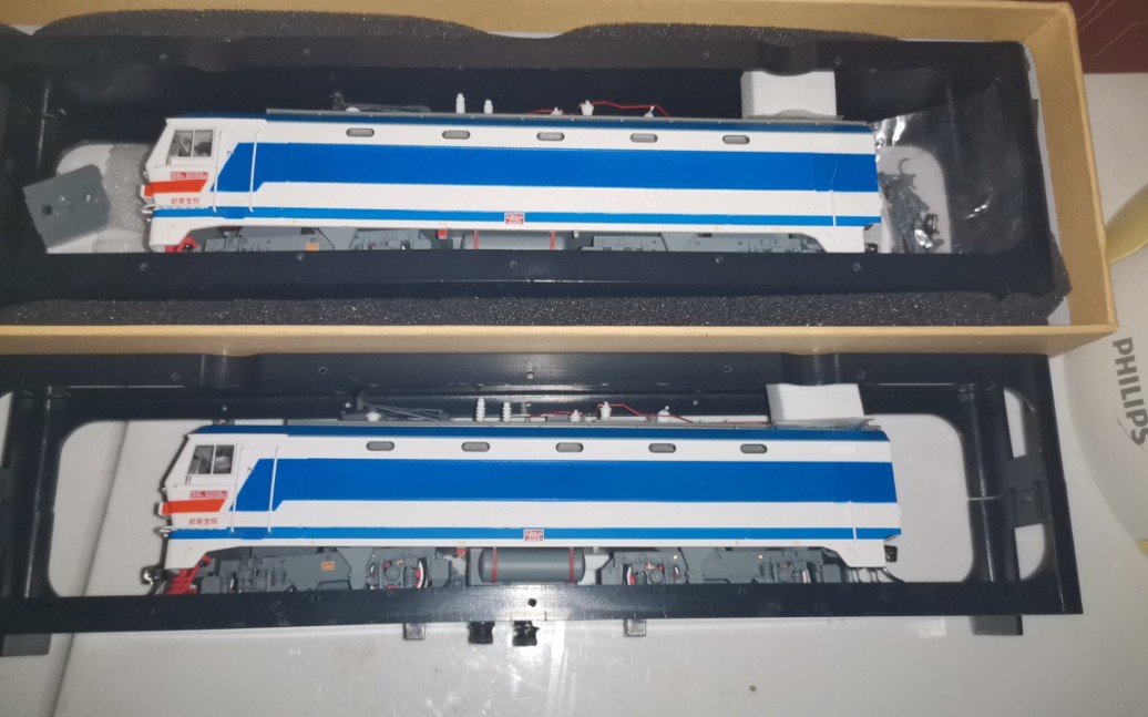 HO比例火车模型之CMR SS4,韶山4型电力机车