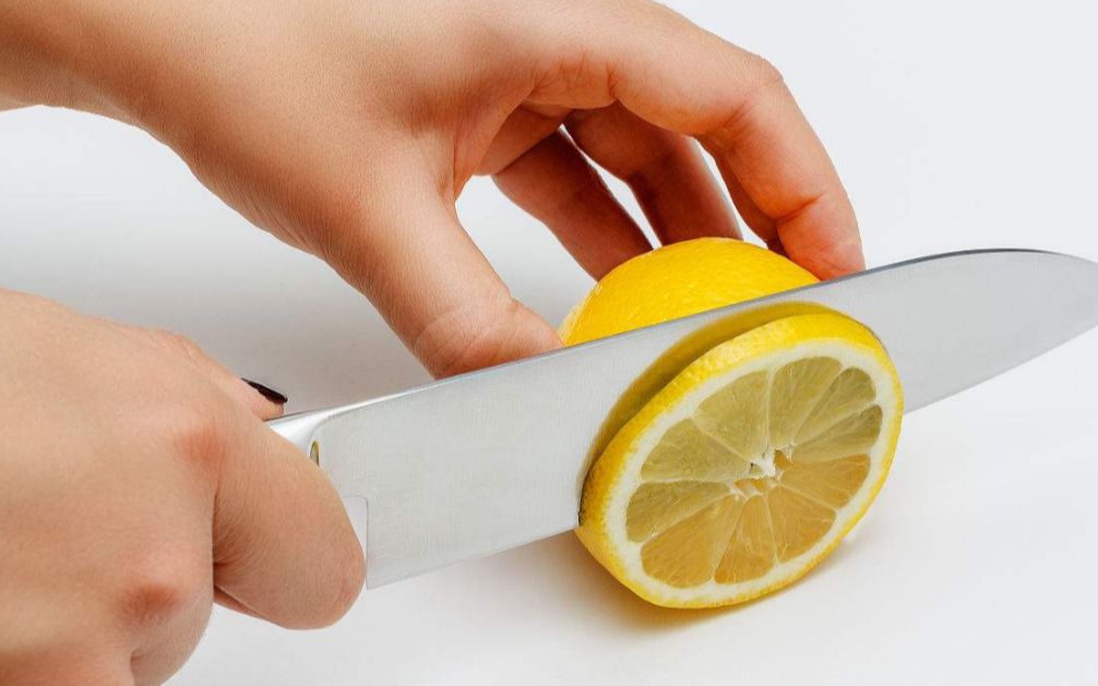 口臭了,连家人和朋友都嫌弃,柠檬加它泡茶喝,让你远离口臭!